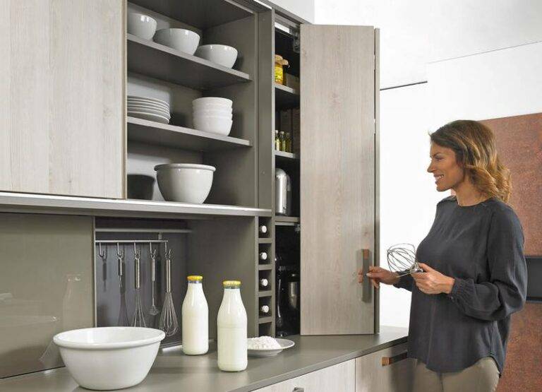 Folding Door Systems - Smith & Frater